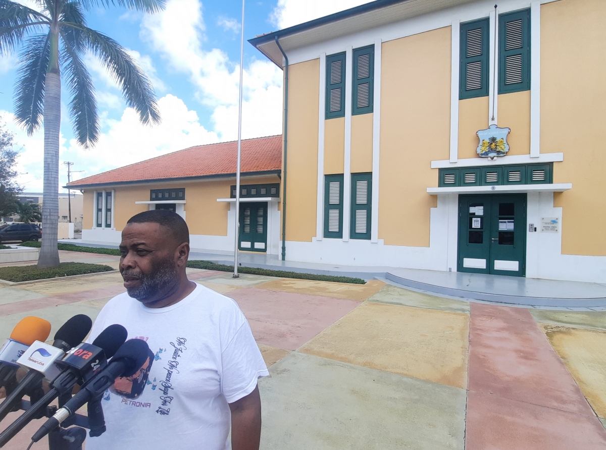 E hoben cu a mata Sayuri lo haya 9 aña di prison y ademas, ta obliga di ...