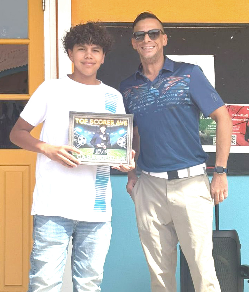 A honra alumnonan di Colegio Nigel Matthew cu a sobresali den deporte