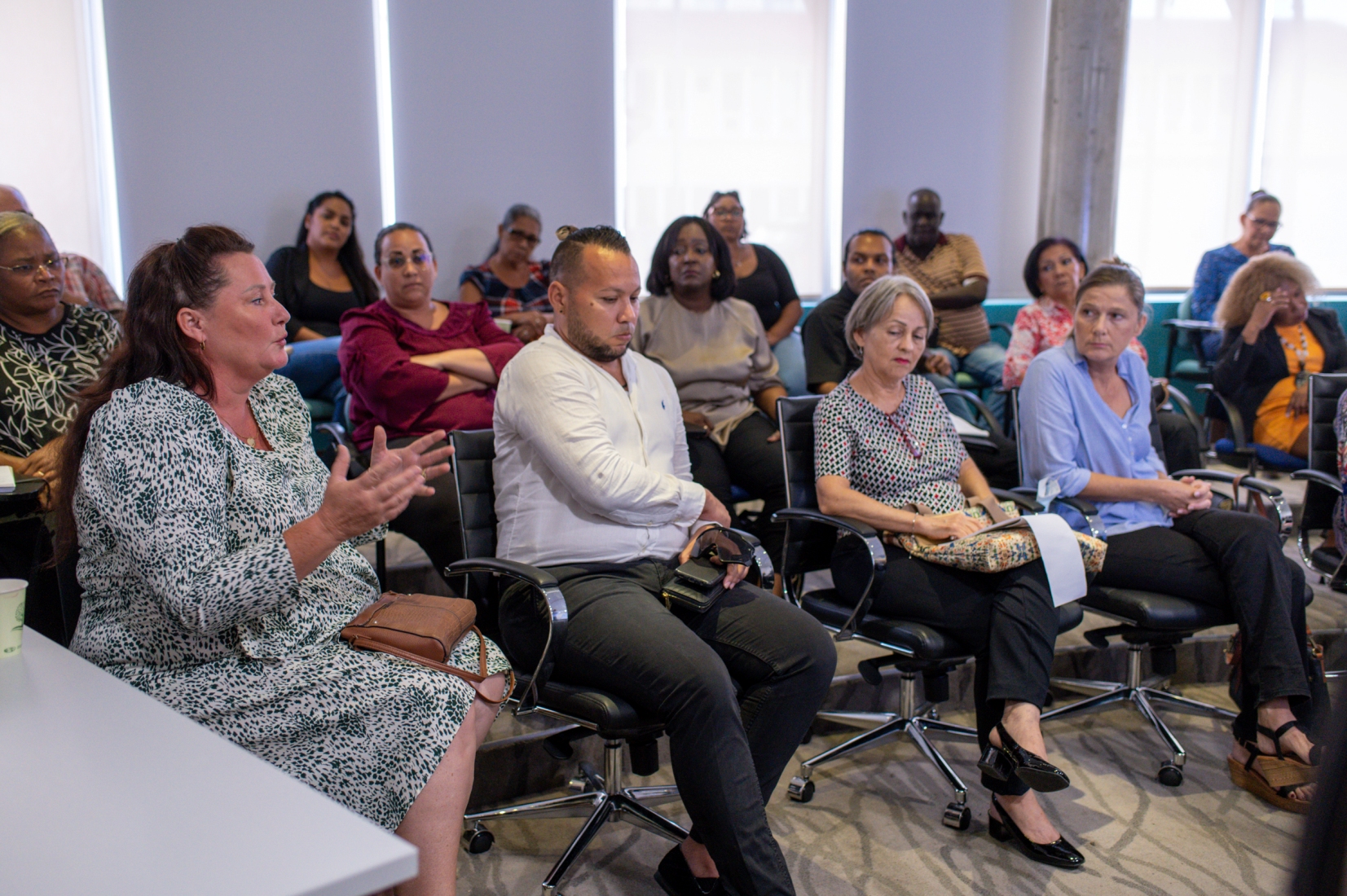 A reuni cu Casnan di Cuido pa elabora riba vision unda e cliente ta central