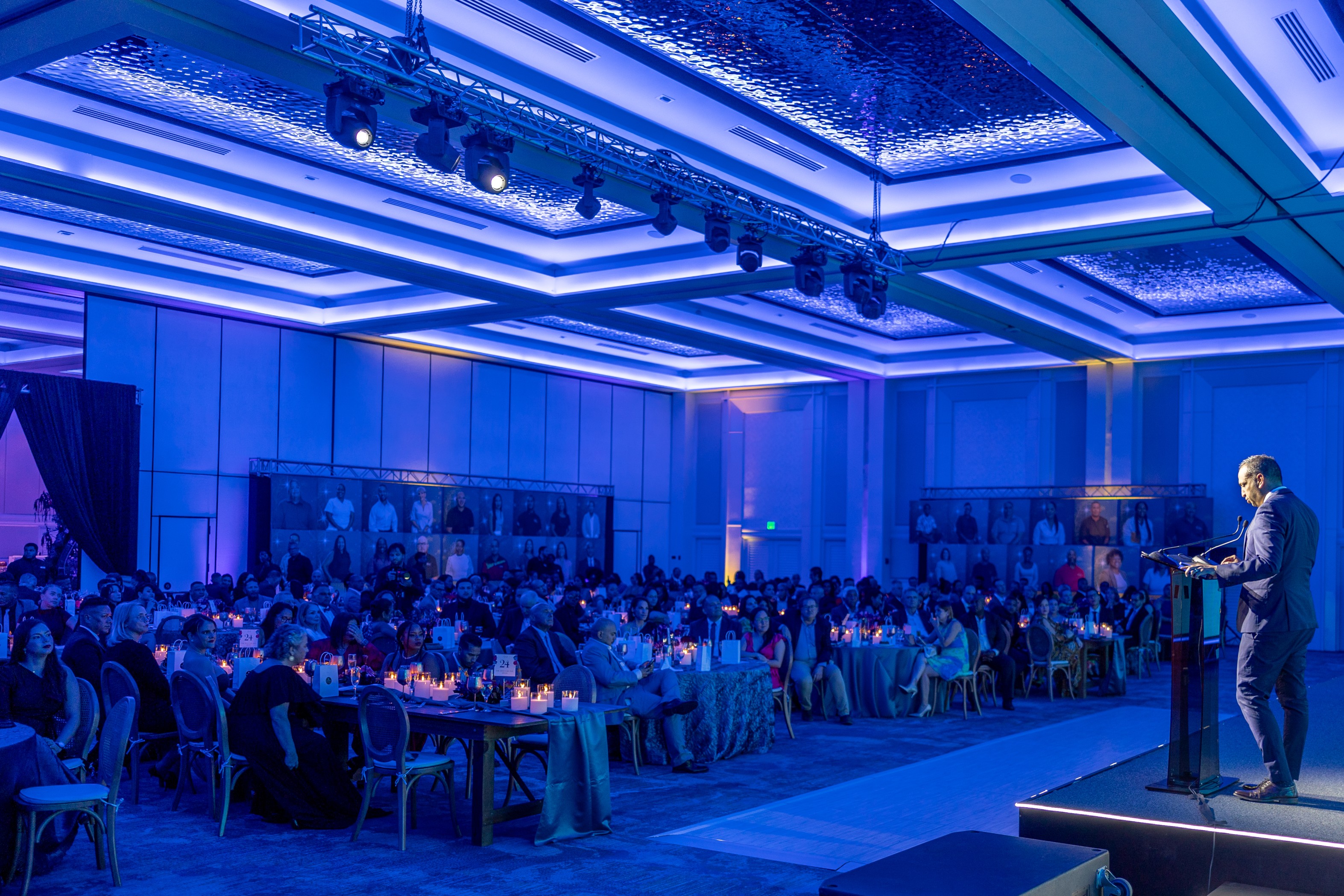 A honra 43 trahado ehemplar den turismo durante 'AHATA Excellence ...