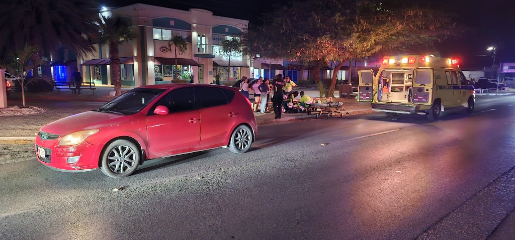 Accidente serio den cercania di Cayena Mall: auto a dal peaton