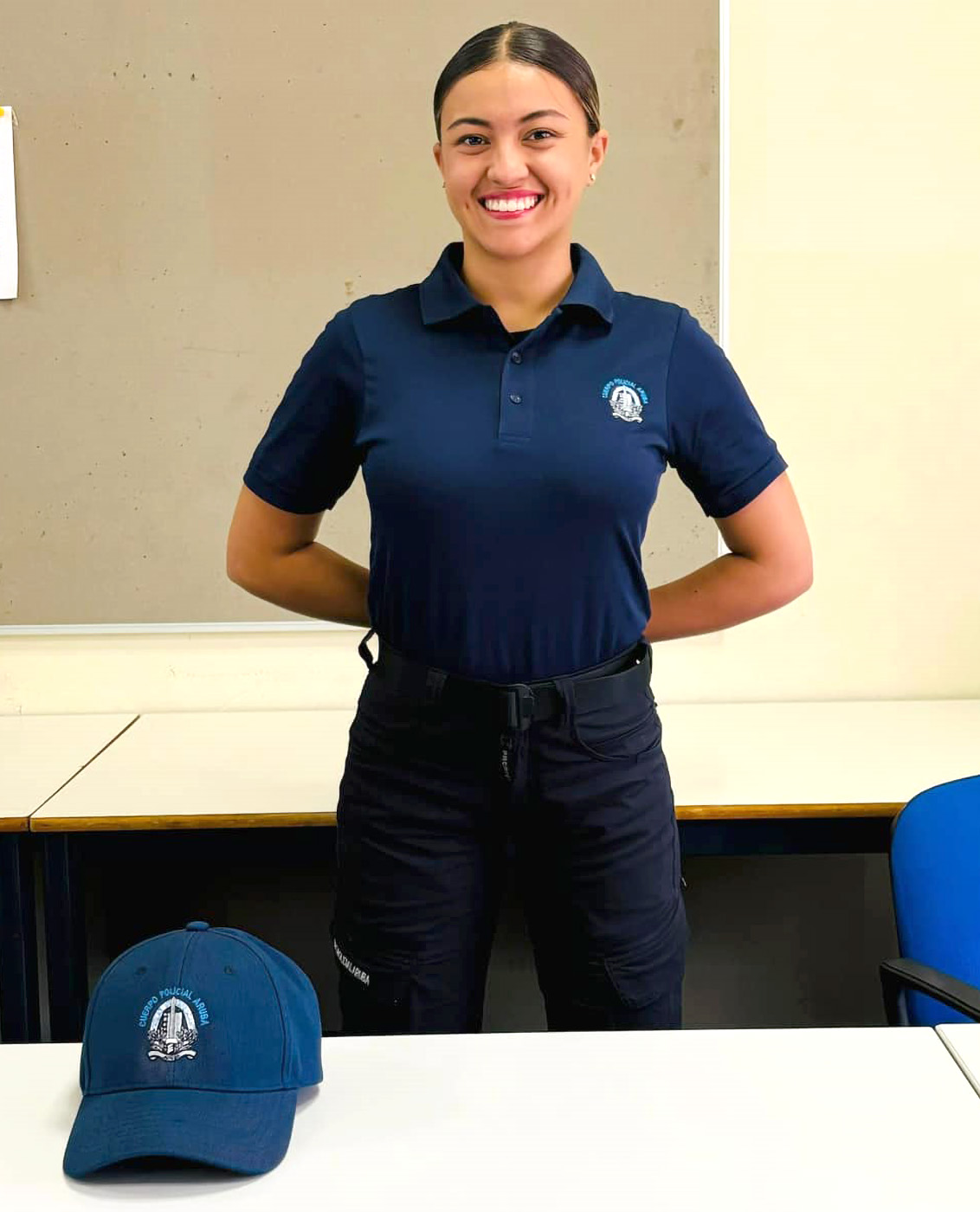 Actual Miss Youth Aruba 2024 ta un hoben cu lo kier bira Polis den futuro