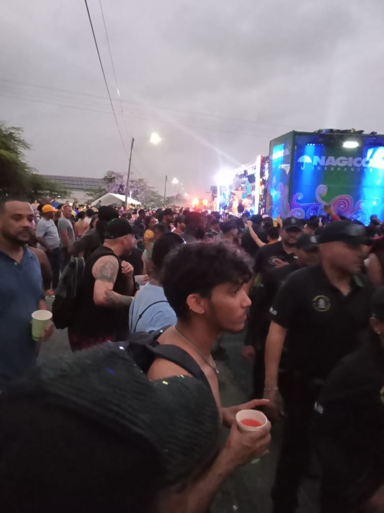 Ambiente den tur skina durante Jouvert Morning