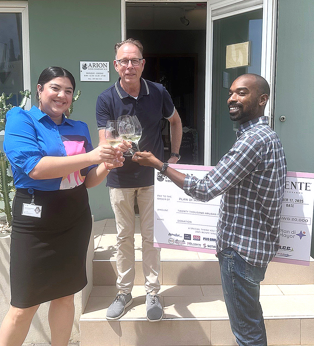 Arion Wine Company cu donacion di 20 mil Florin na Plan Di Mayor