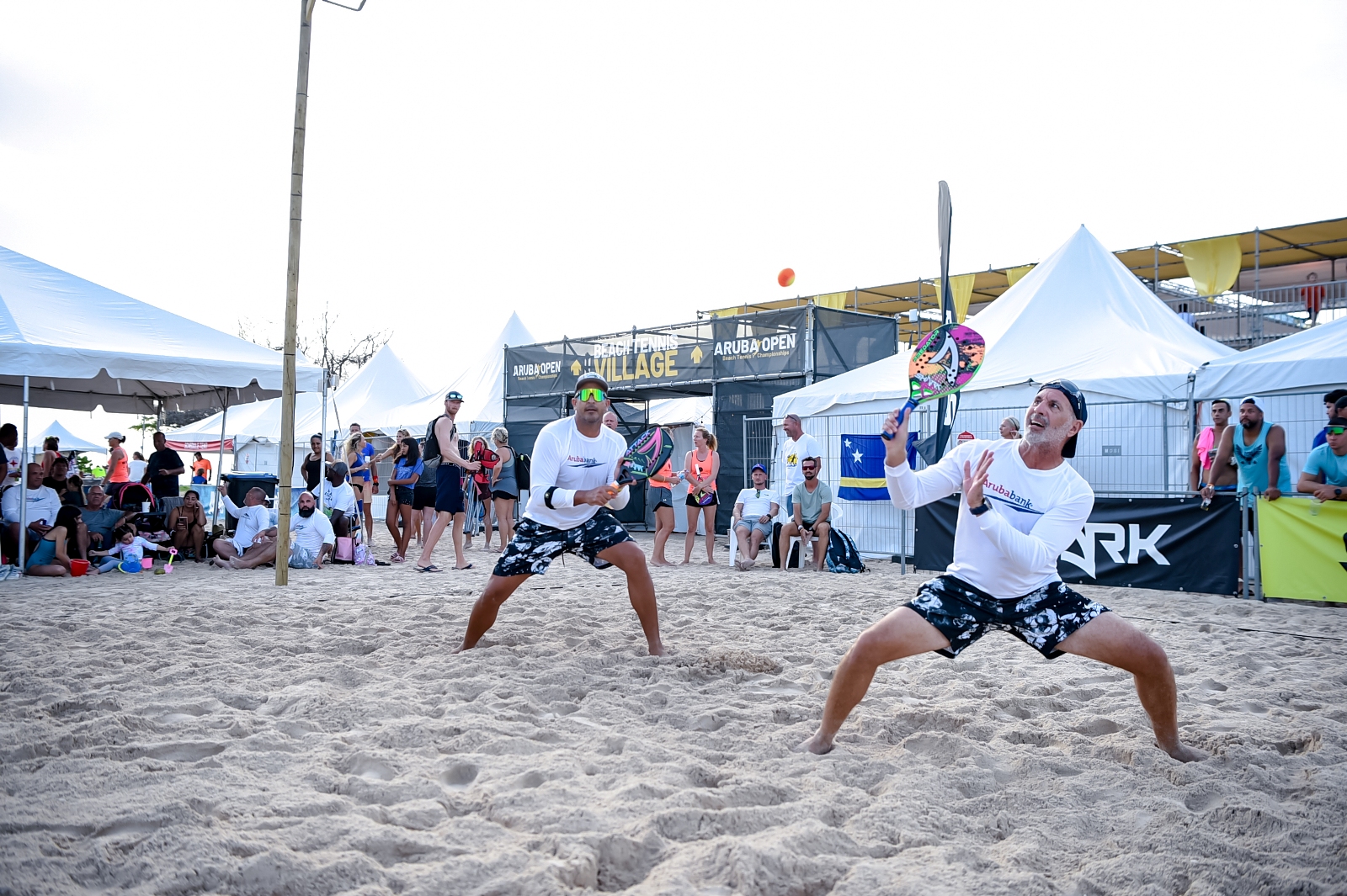 Aruba Bank a participa y aporta na Aruba Beach Tennis Open 2022