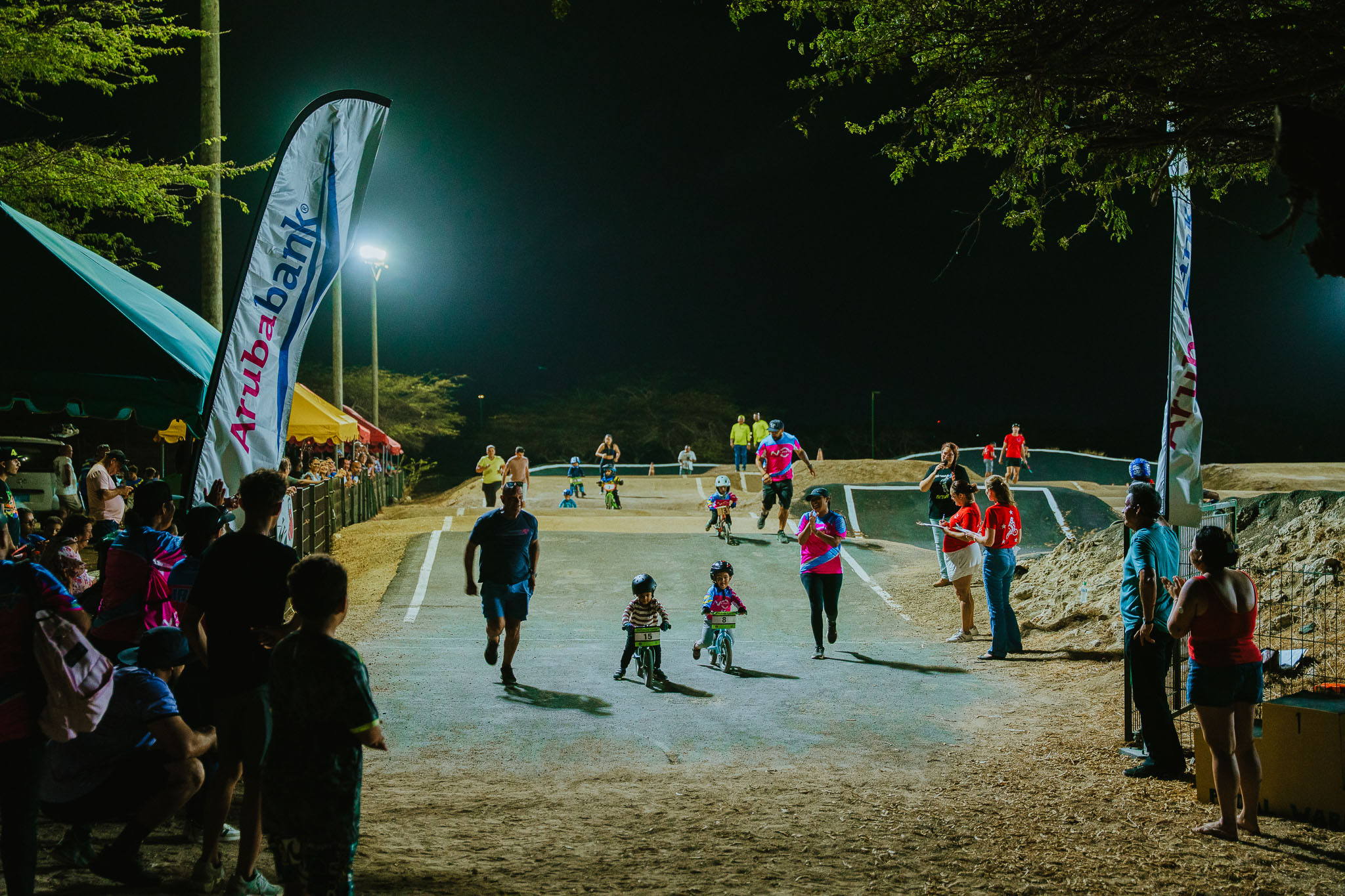 Aruba Bank ta orguyoso di a sostene cu exito un competencia di BMX y ...