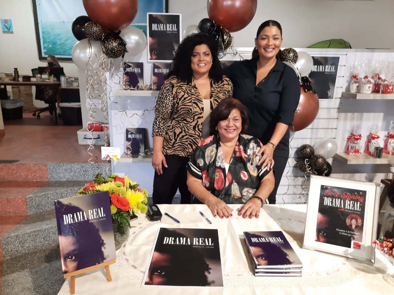 Autor Desiree Correa a presenta su buki nobo 'Drama Real'