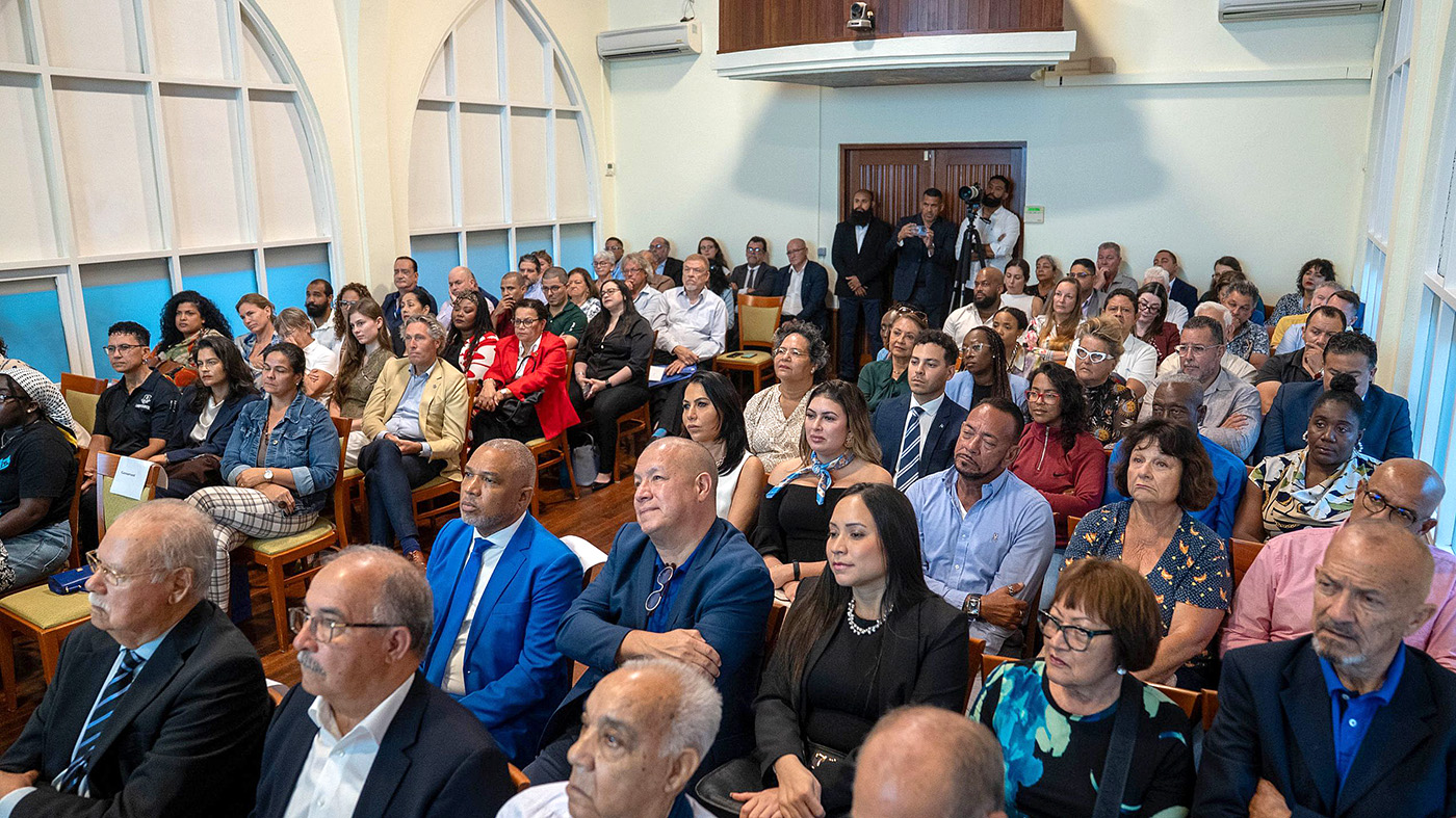 Buki encuanto 40 aña Status Aparte a wordo presenta