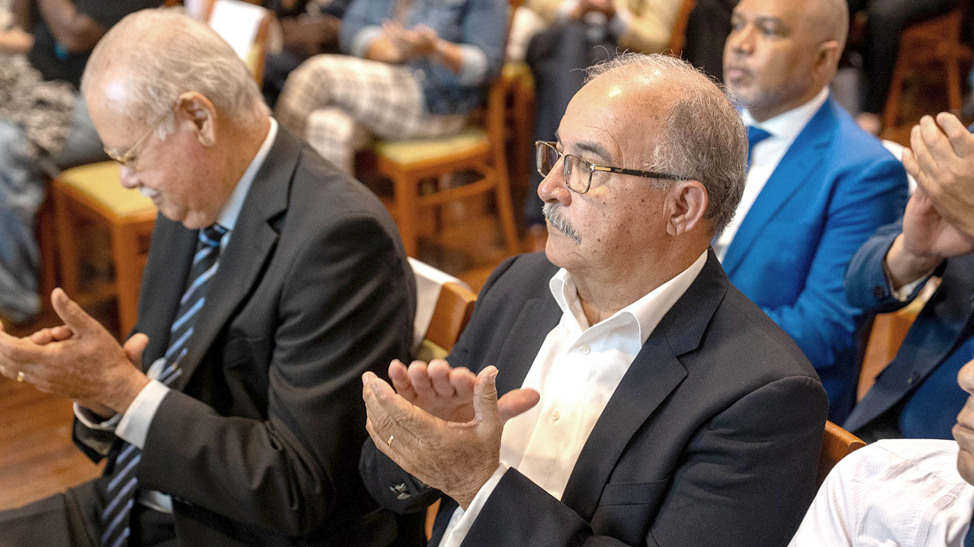 Buki encuanto 40 aña Status Aparte a wordo presenta