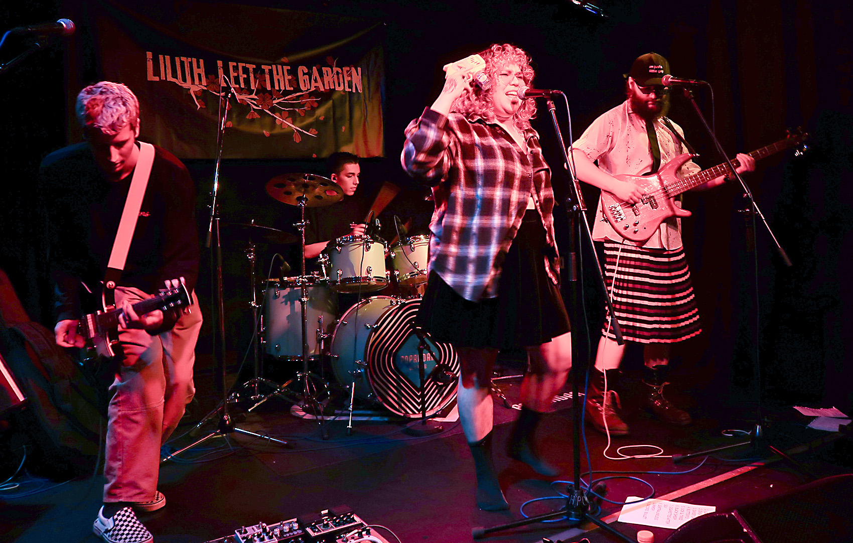 Cantante y Poeta Lily Clarisa su rock band nombra como ‘Beste Haagse ...