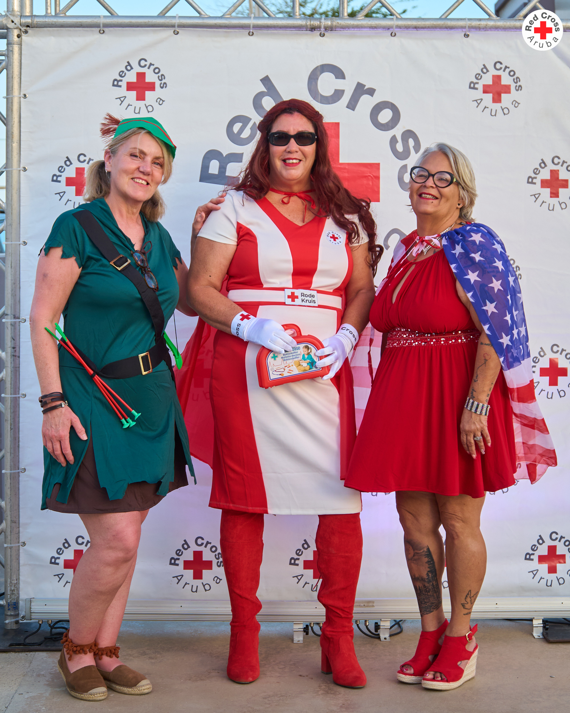 “Capes for a Cause” di Cruz Cora Aruba a demostra e poder di ...