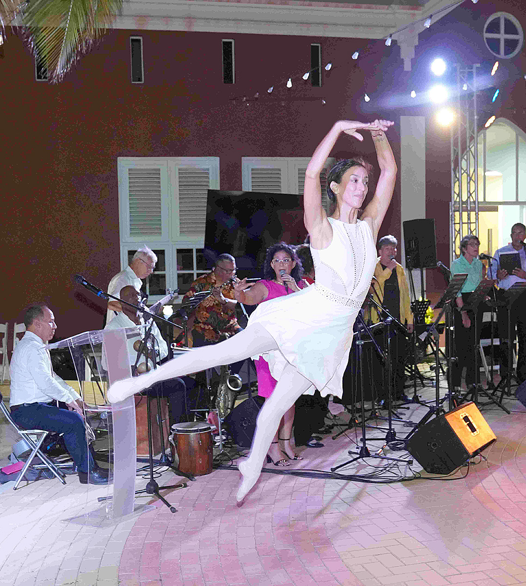 Celebracion y re-inauguracion di Plaza Hubert Lio Booi na Universidad