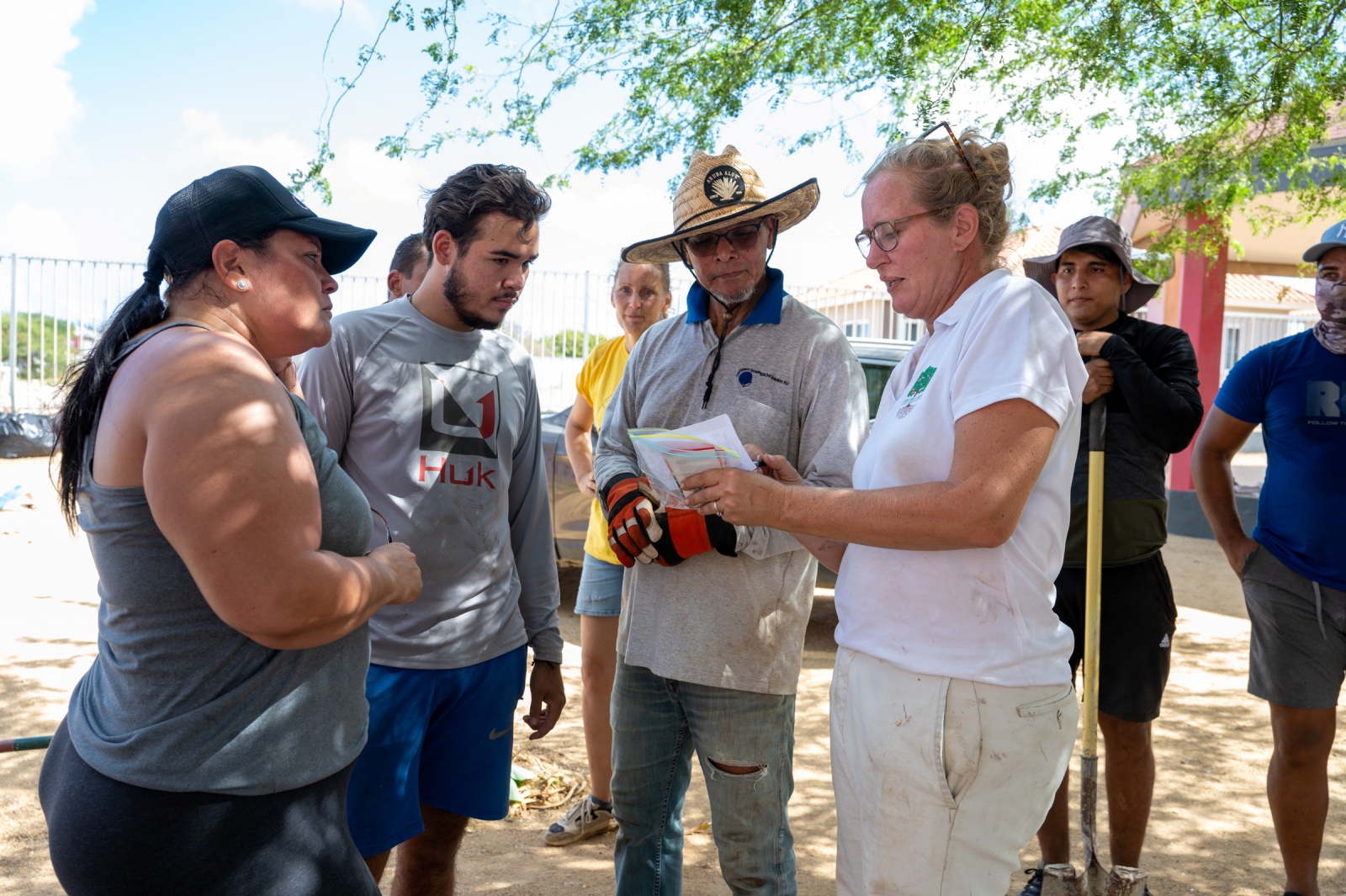 Colegio Conrado Coronel ta Inaugura su Hardin di Alimentacion cu exito