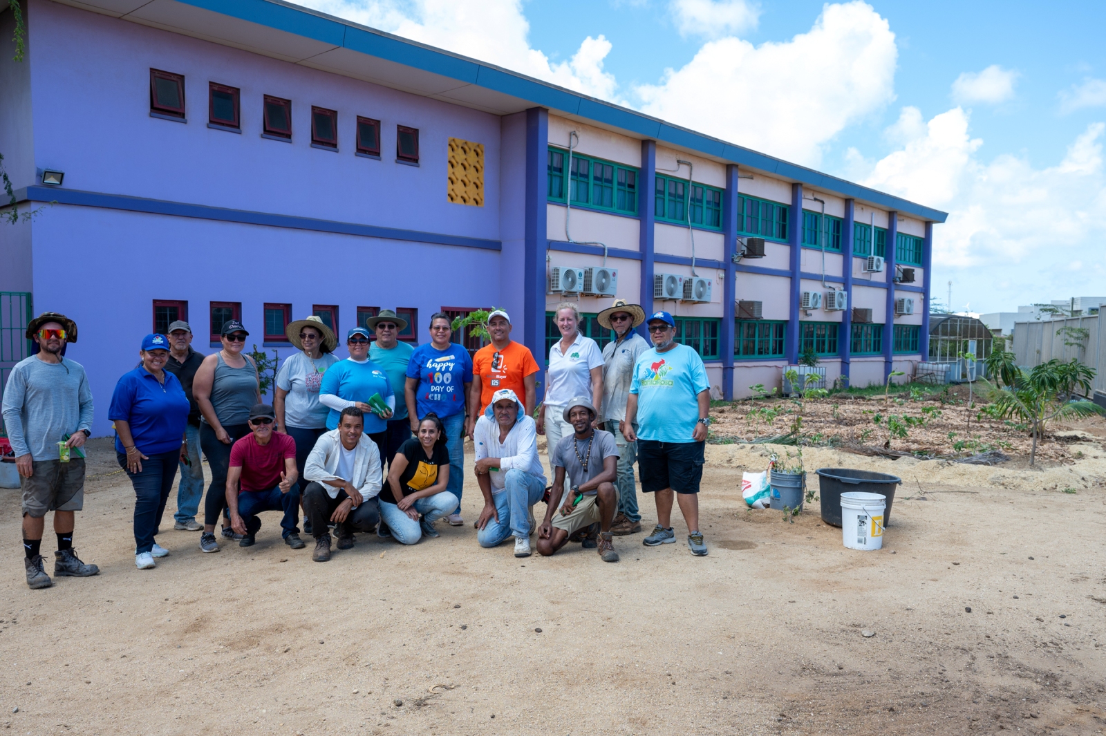 Colegio Conrado Coronel ta Inaugura su Hardin di Alimentacion cu exito
