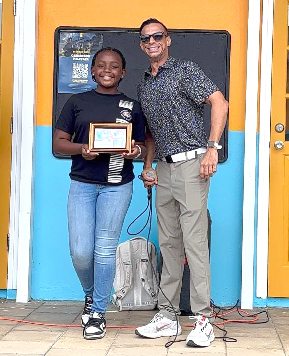 Colegio Nigel Matthew a honra alumnonan destacando den Carnaval