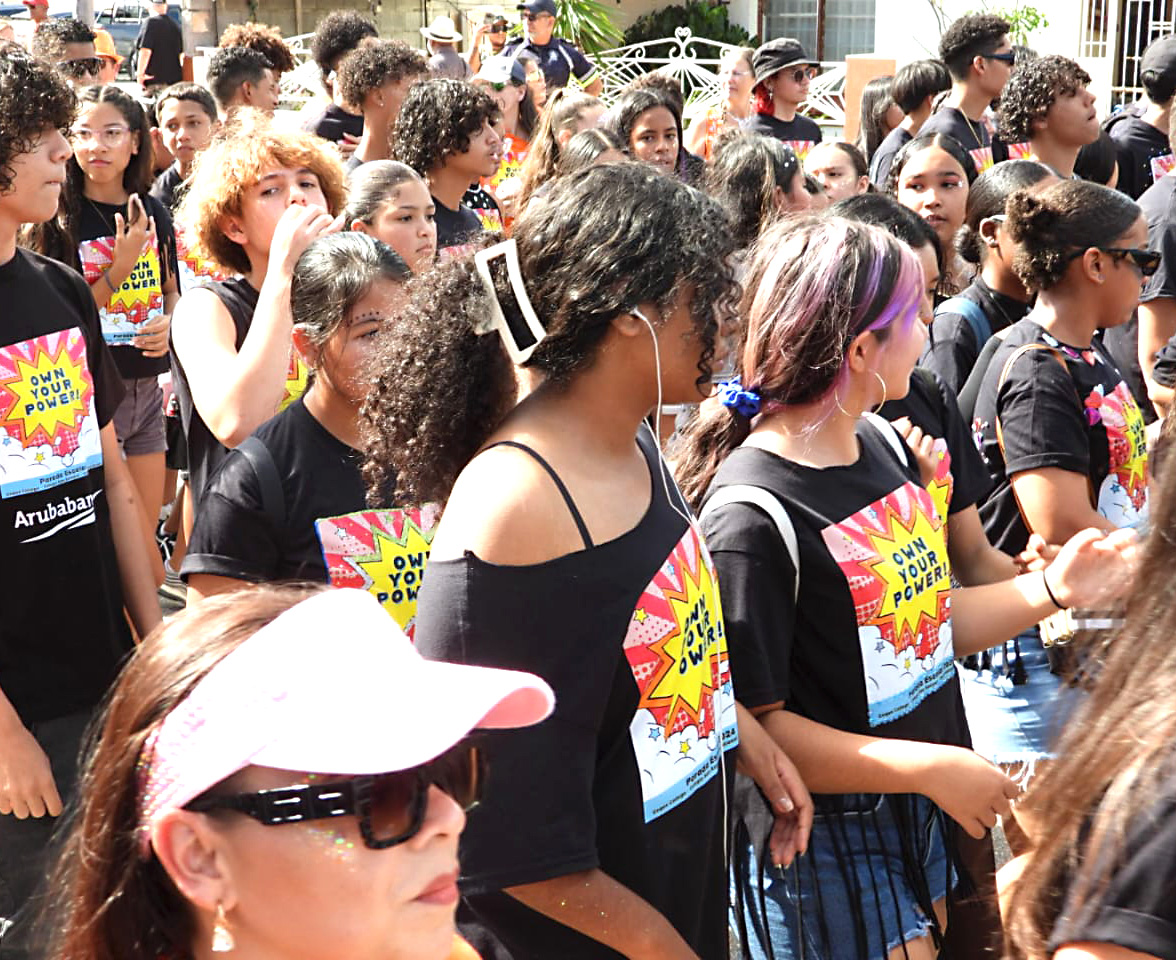 Colegio San Antonio cu Ceque College y International School a uni den ...