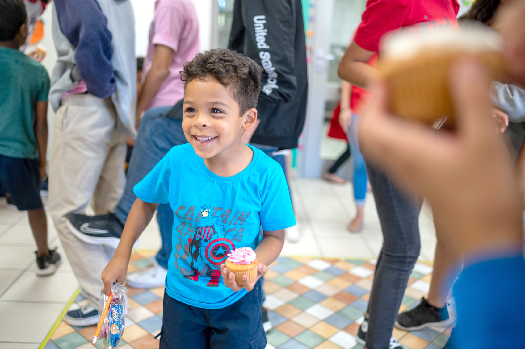 YMCA Dakota a ricibi treat di ‘Cupcakes di Speranza’ for di Aruba Bank