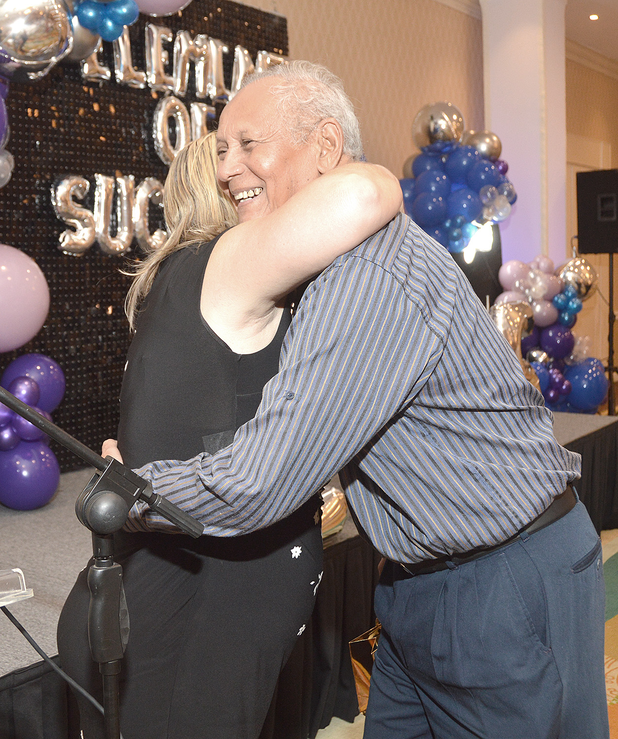 Despedida di un docente pensionado cu a yuda alumnonan gradua toch den 2025