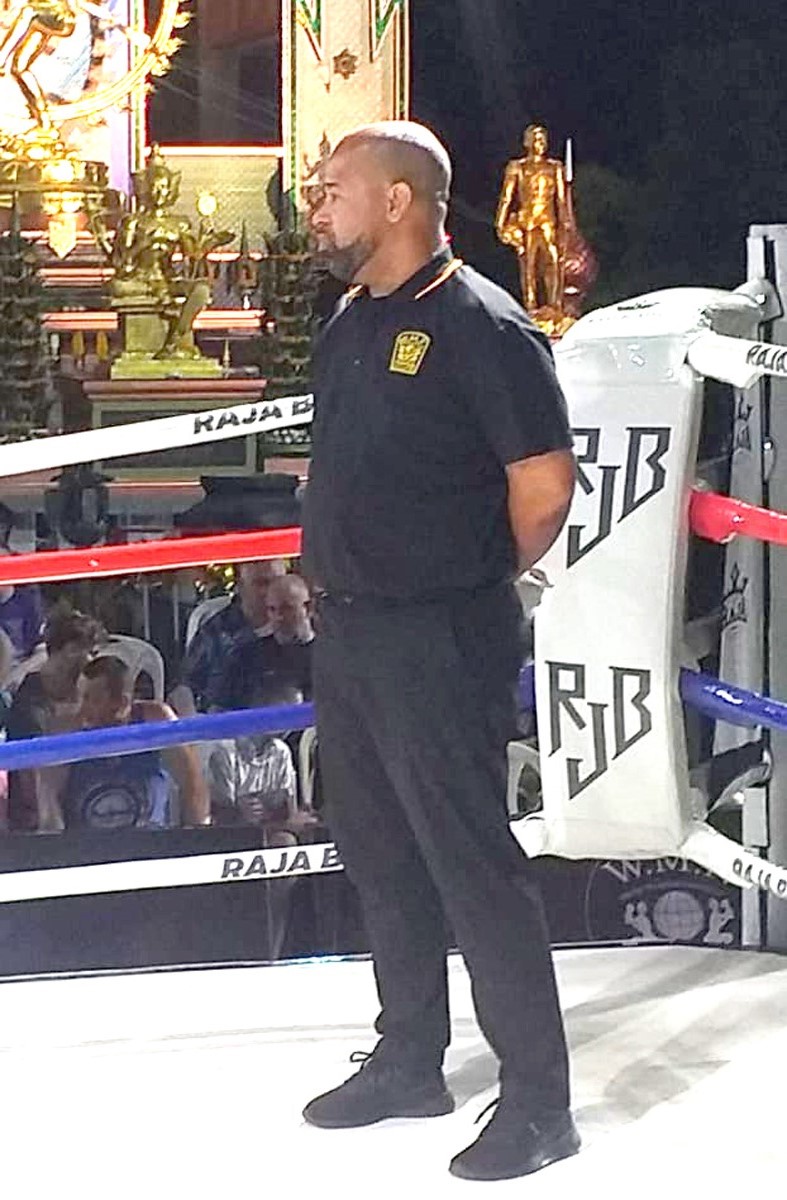 Devon Hodge di Aruba a logra bira un Referee Profesional na nivel di ...