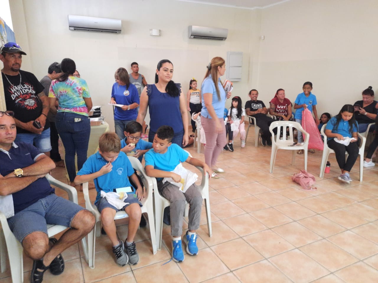 Diabierna awor tin Festival Canto di Mucha pa Mucha na Colegio Laura ...