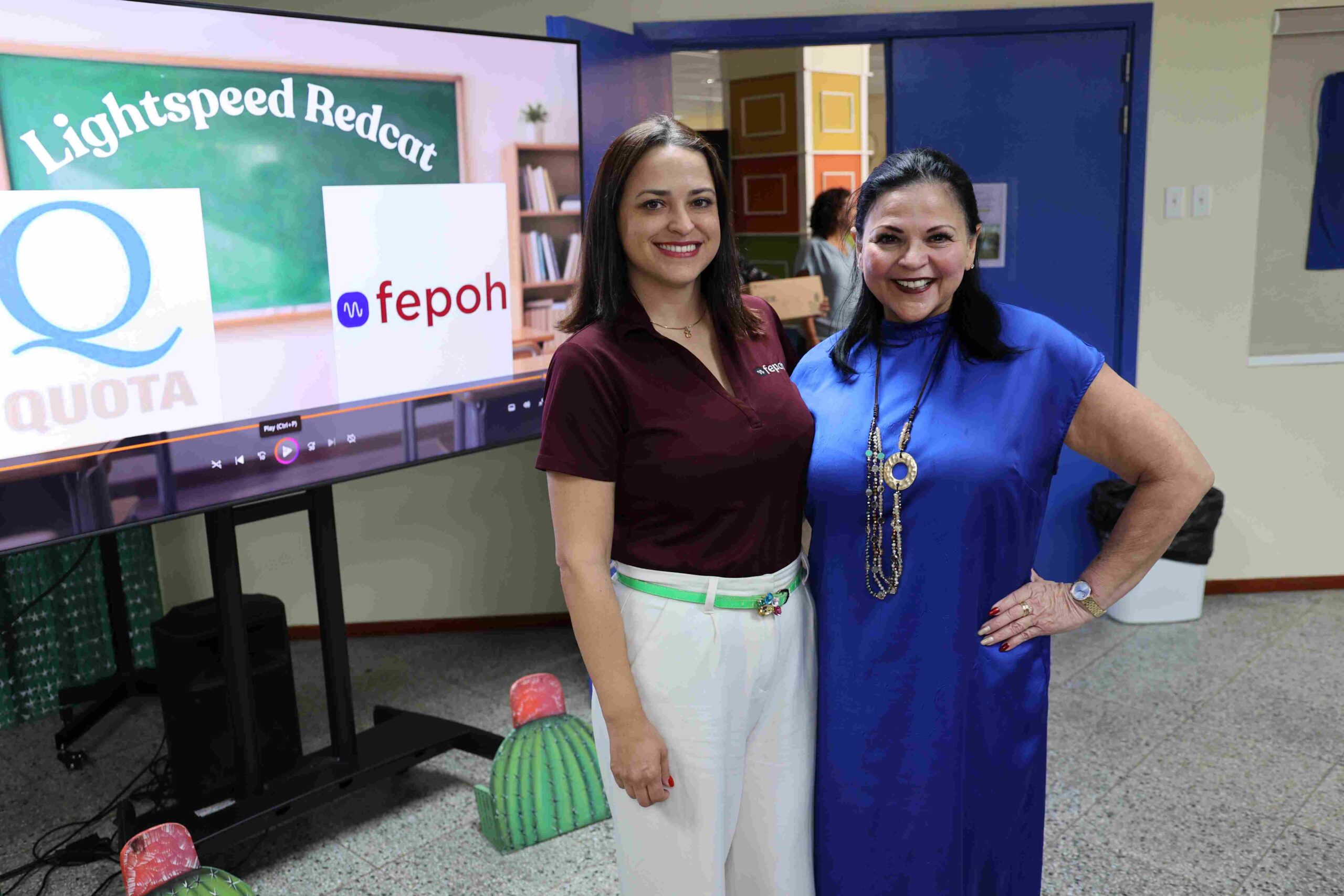 Dies scol a ricibi donacion di e sistema di Redcat LightSpeed Classroom ...