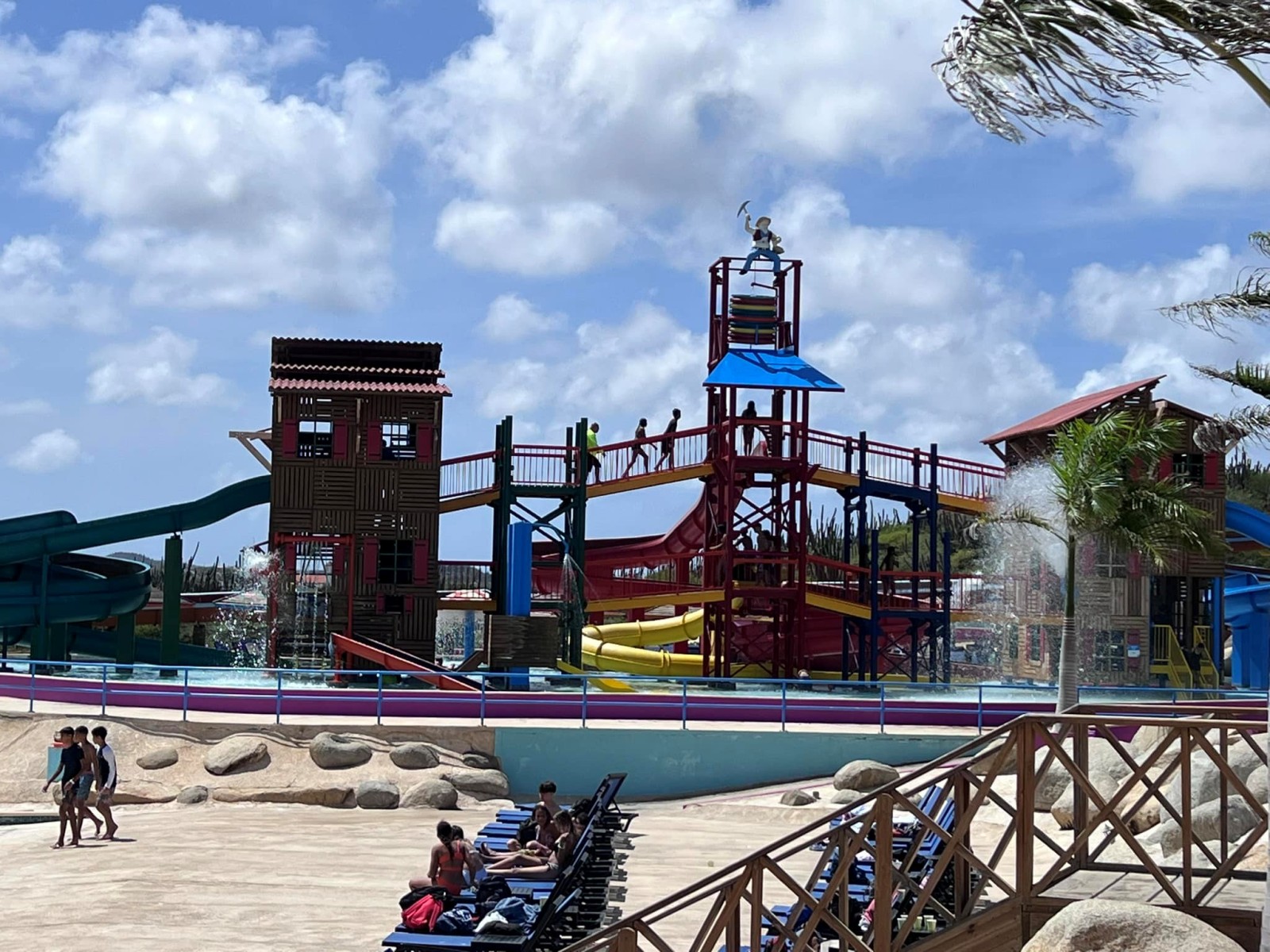 Docente y alumnonan di Ceque College y Juliana School a bay pasa dia na ...