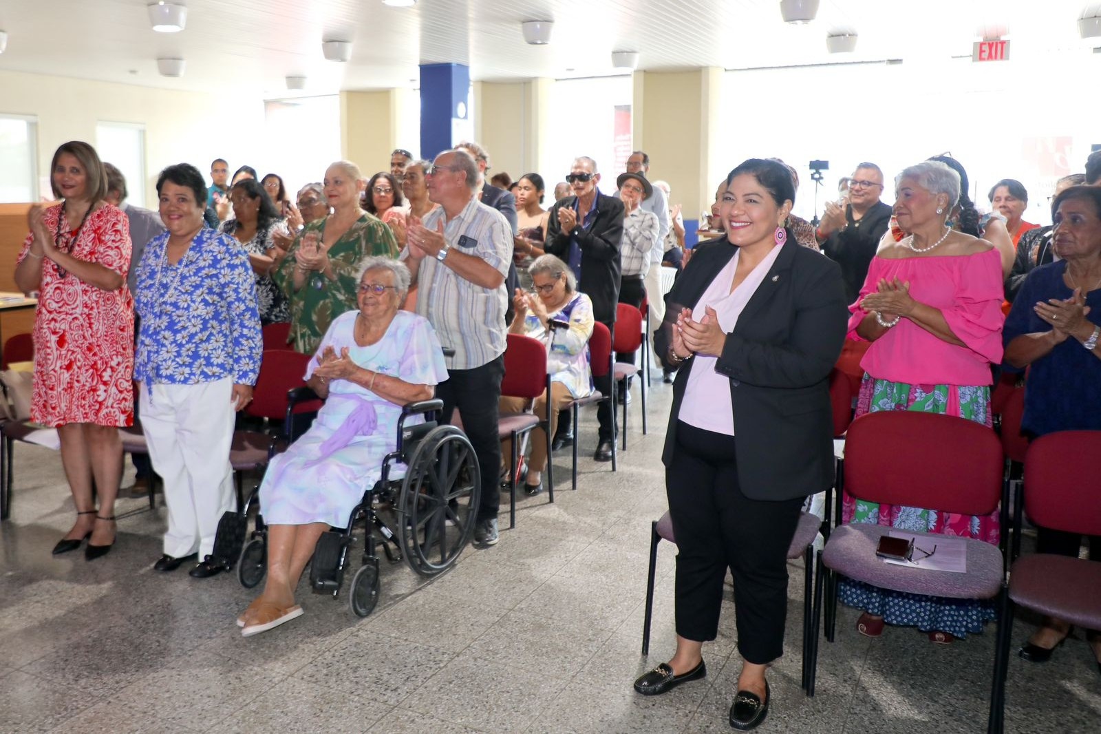 Dunando honor na poeta Clarette Quandus