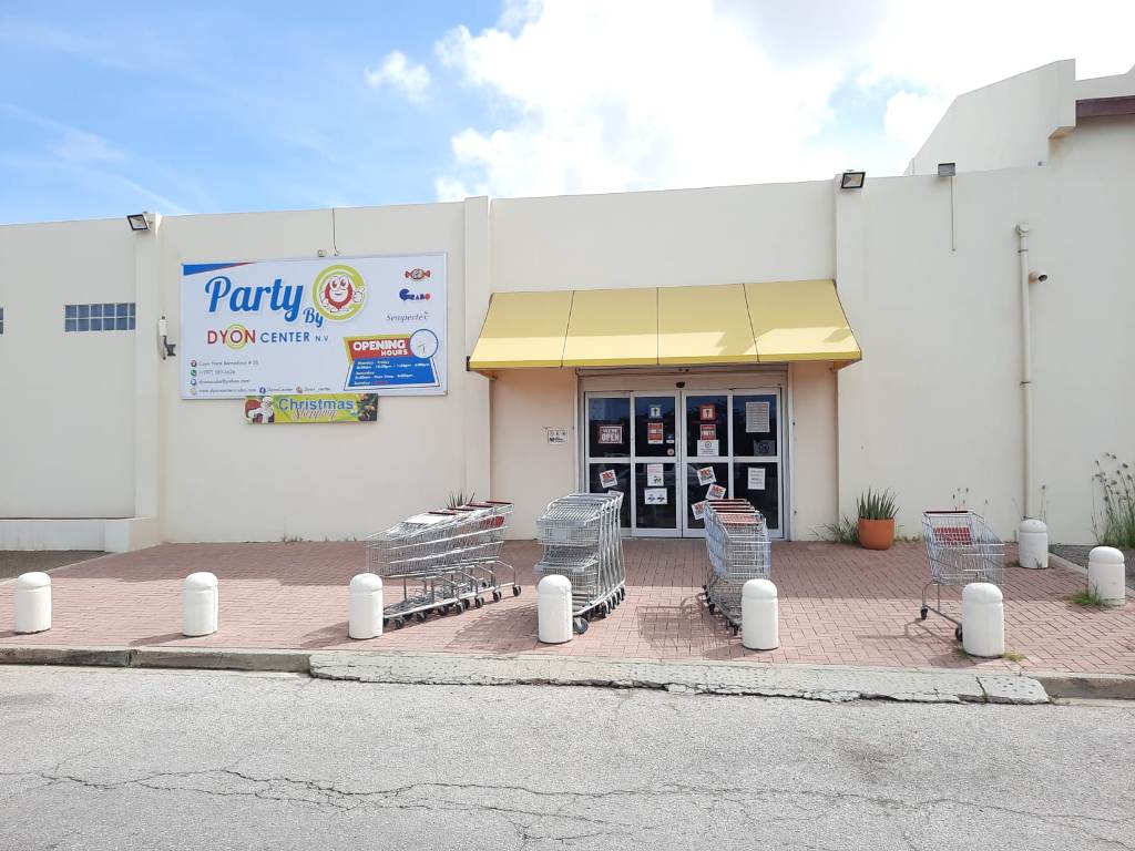 Dyon Center y Party by Dyon a bin pa satisface clientenan cu nan ...