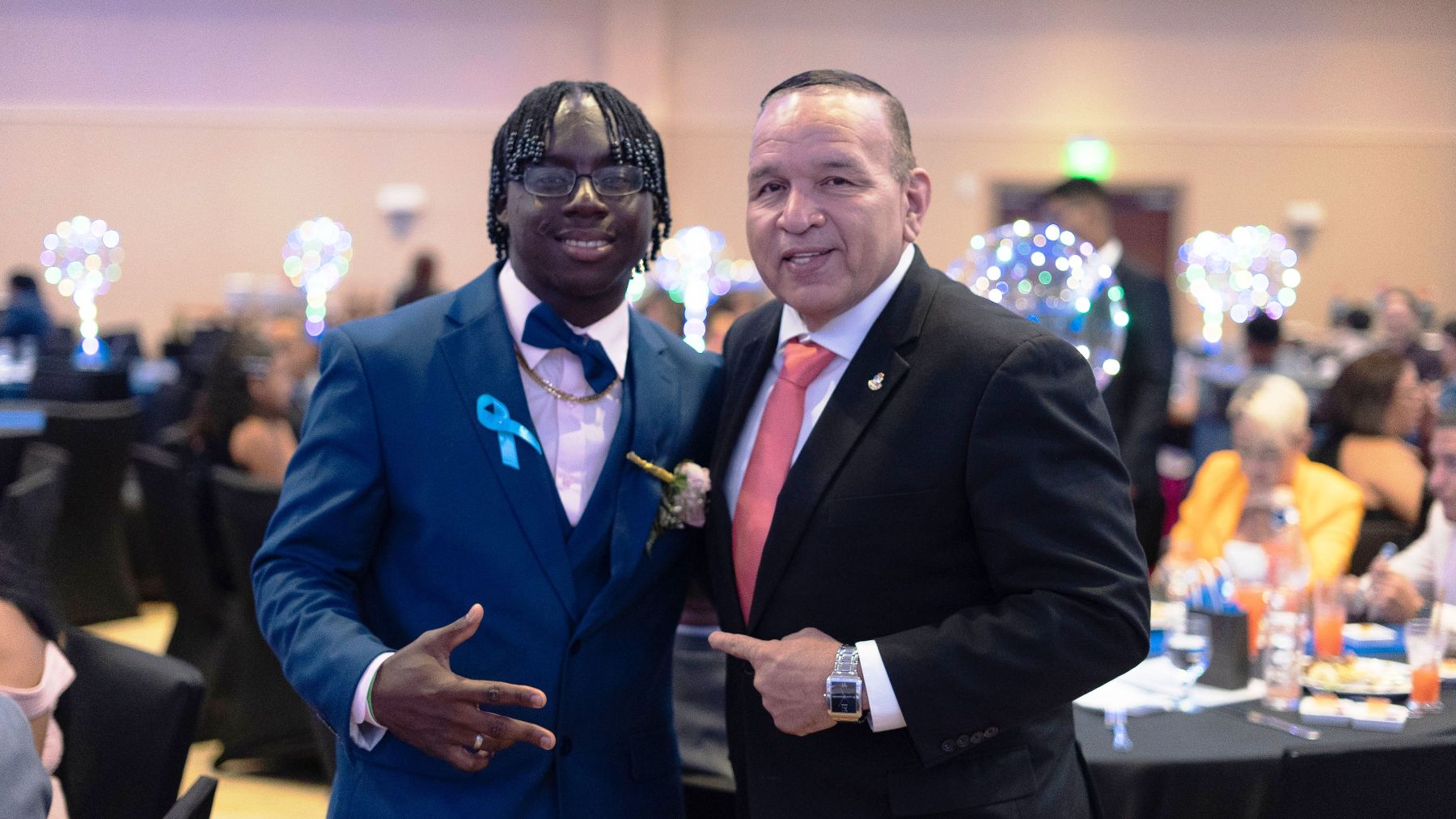 E felis 66 graduado di Colegio Nigel Matthew