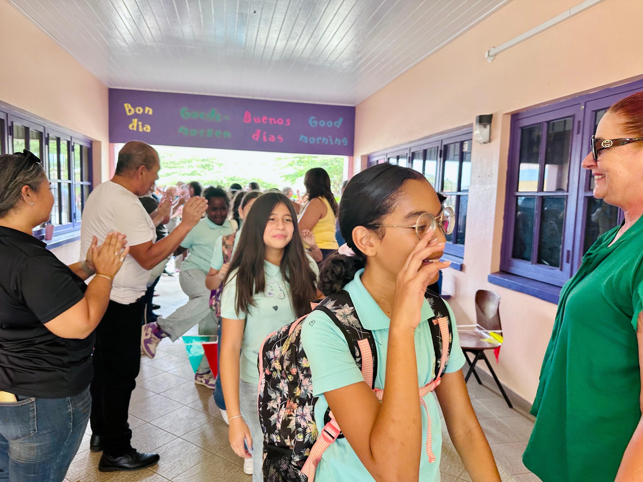 E forma unico cu Colegio Conrado Coronel a despedi di alumnonan di Klas 6