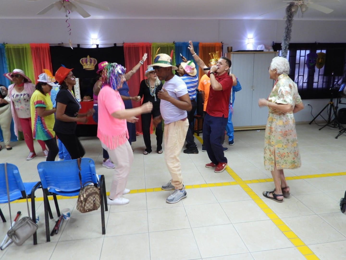 FAVI a celebra cu hopi alegria Carnaval 71 bisti cu nan trahe carnavalesco