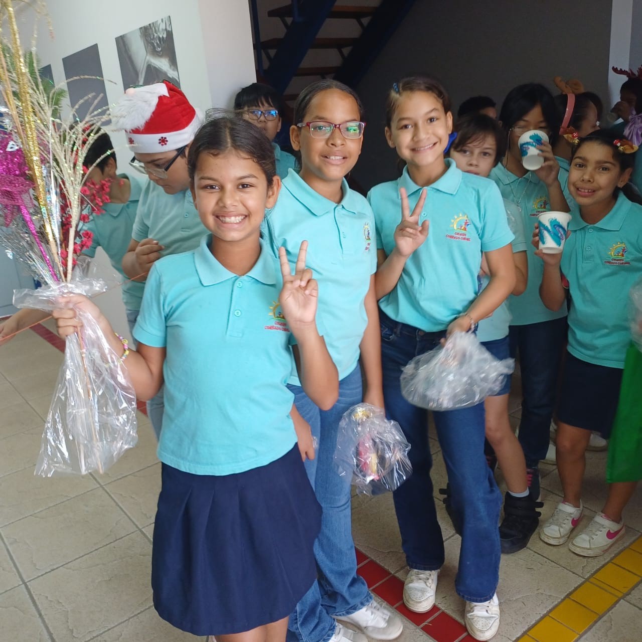 FAVI contento y gradici cu un tremendo y exitoso Bazaar di Pasco