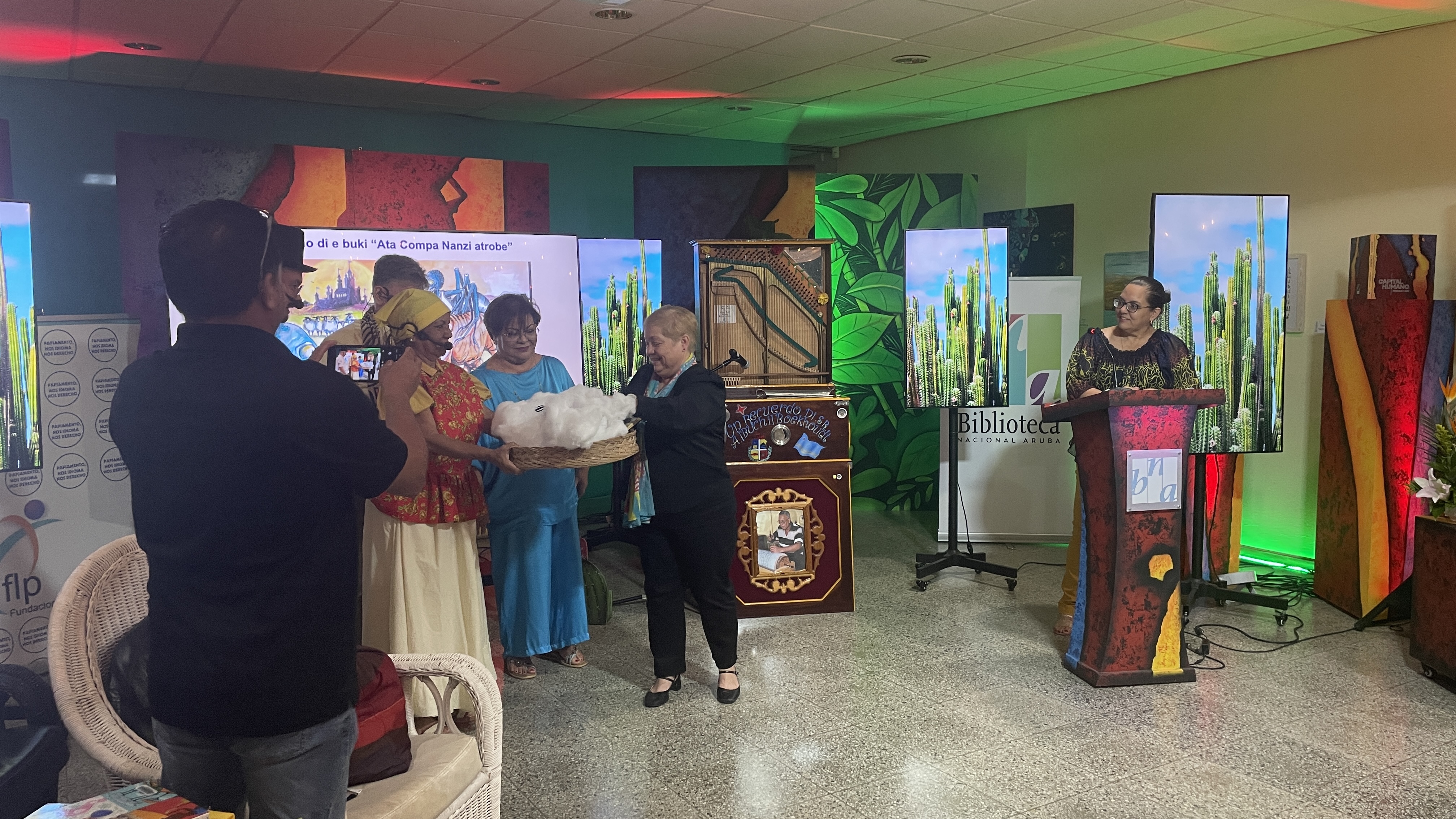 Fundacion Lanta Papiamento cu exitoso lansamento di e buki ‘Ata Compa ...