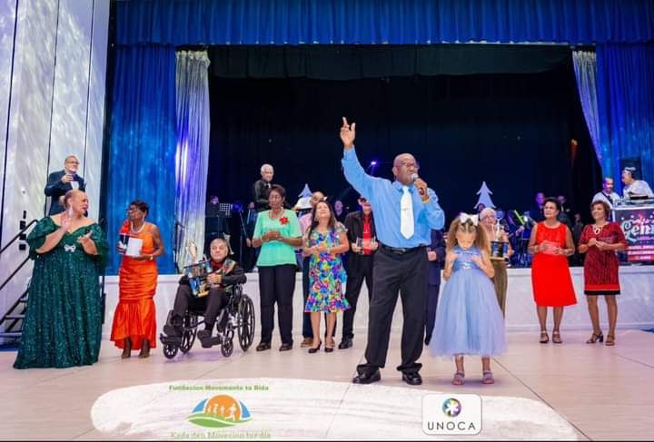 Fundacion Movemento ta bida cu exitoso atardi di cantante y bailadornan