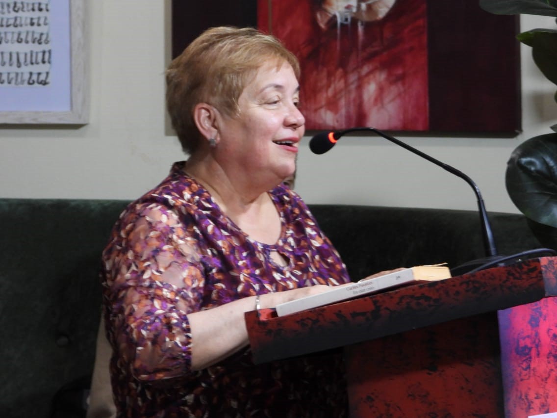 Gestor Cultural Mirto Lacle a introduci e Novela “Di Carigueña pa Santa ...