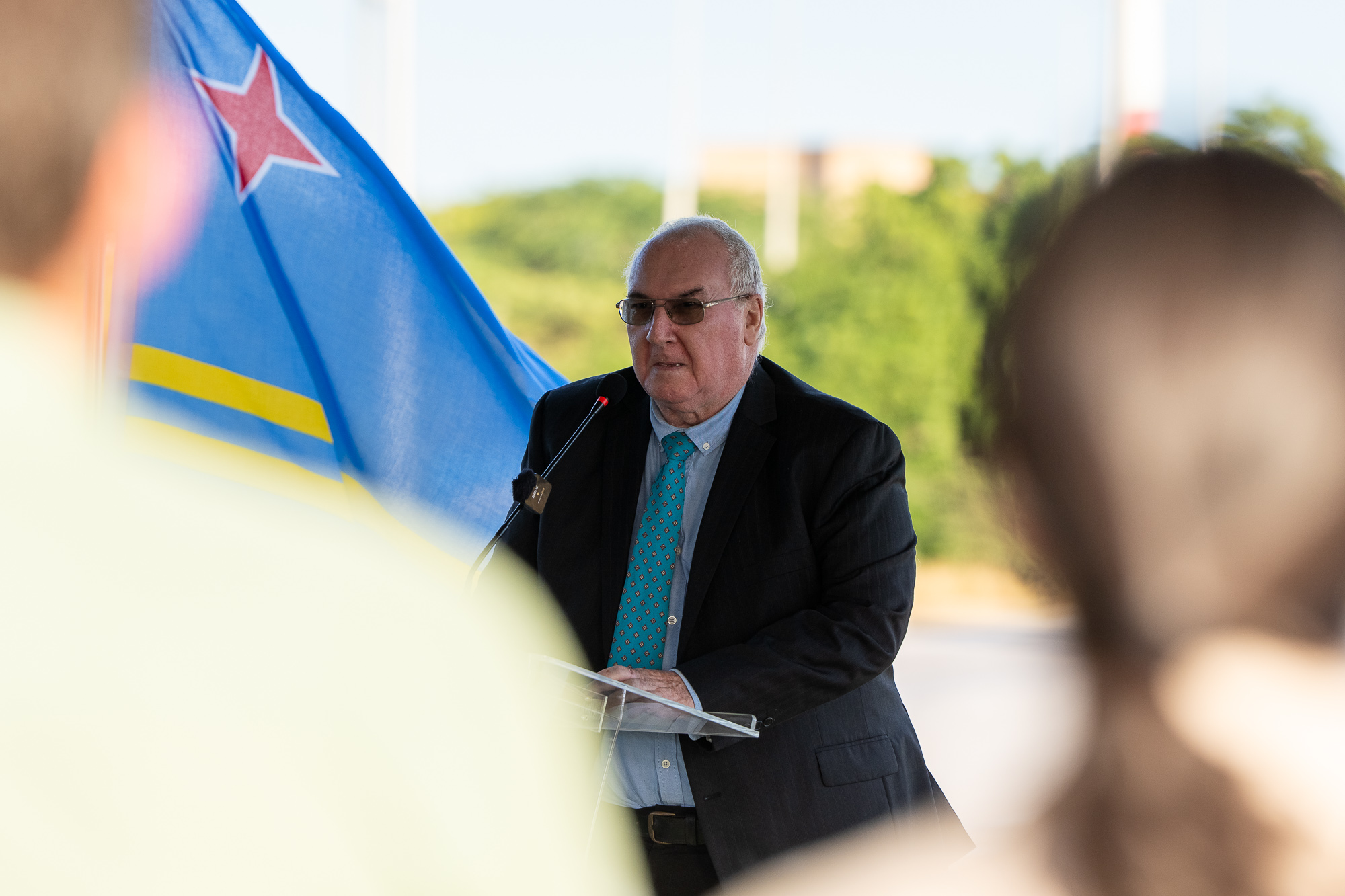 James Hepple a repasa e contribucion di Henny Eman den turismo