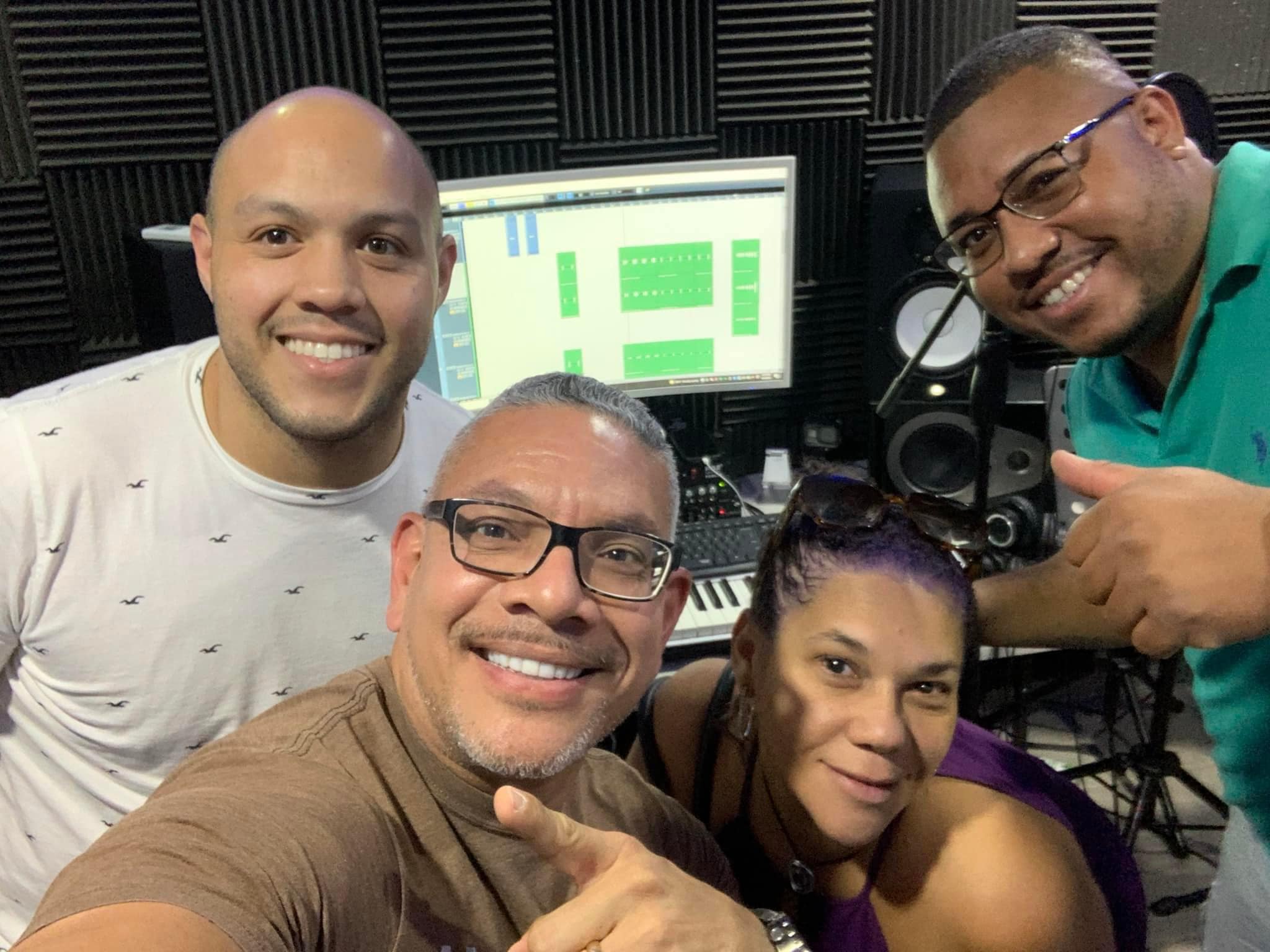 Jeffrey Kelly a lansa su produccion nobo titula “ABO!”