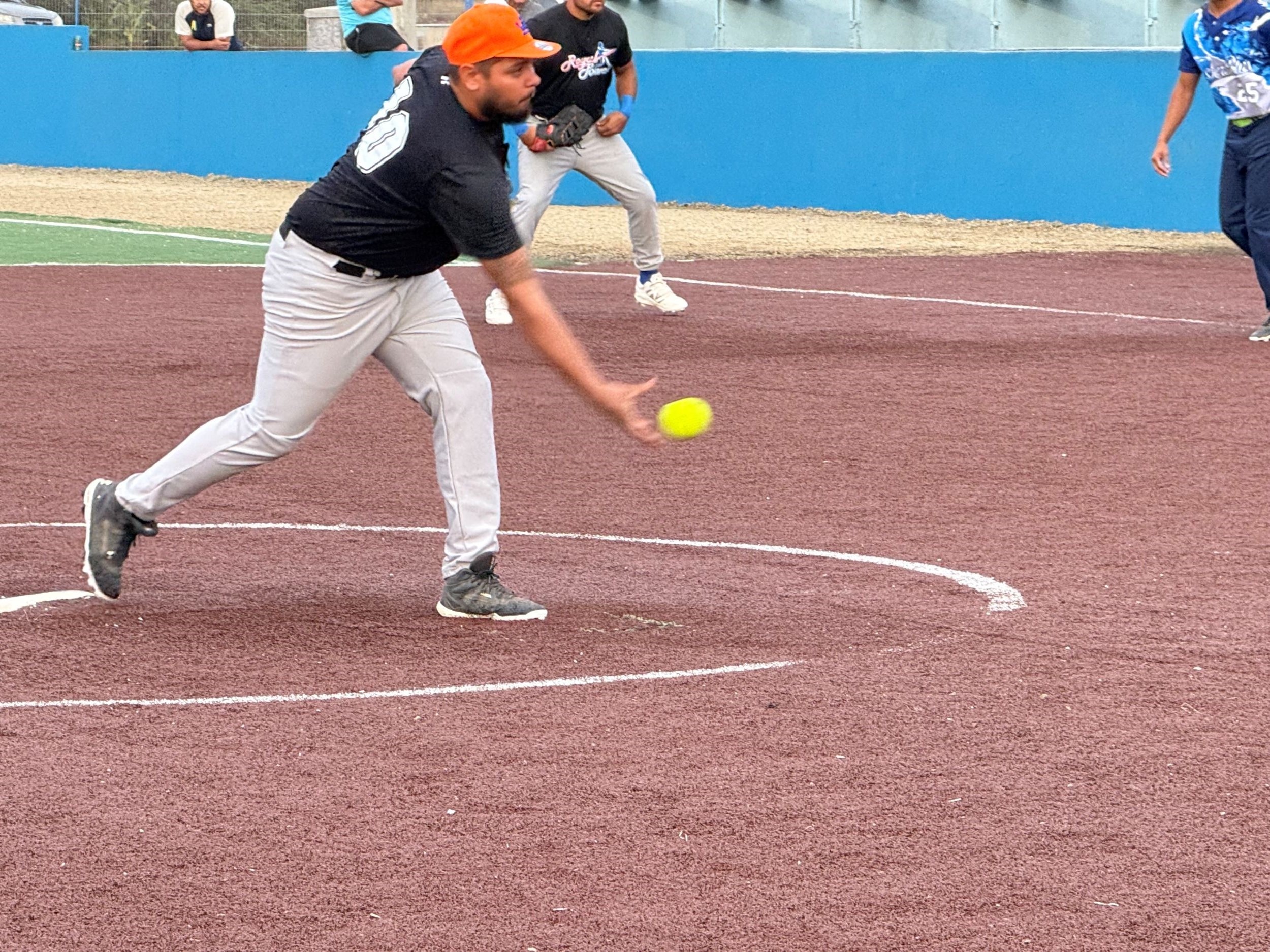 Jomark Flanegin ta dal Poy Flanegin homerun pa caba e wega y Royal ...