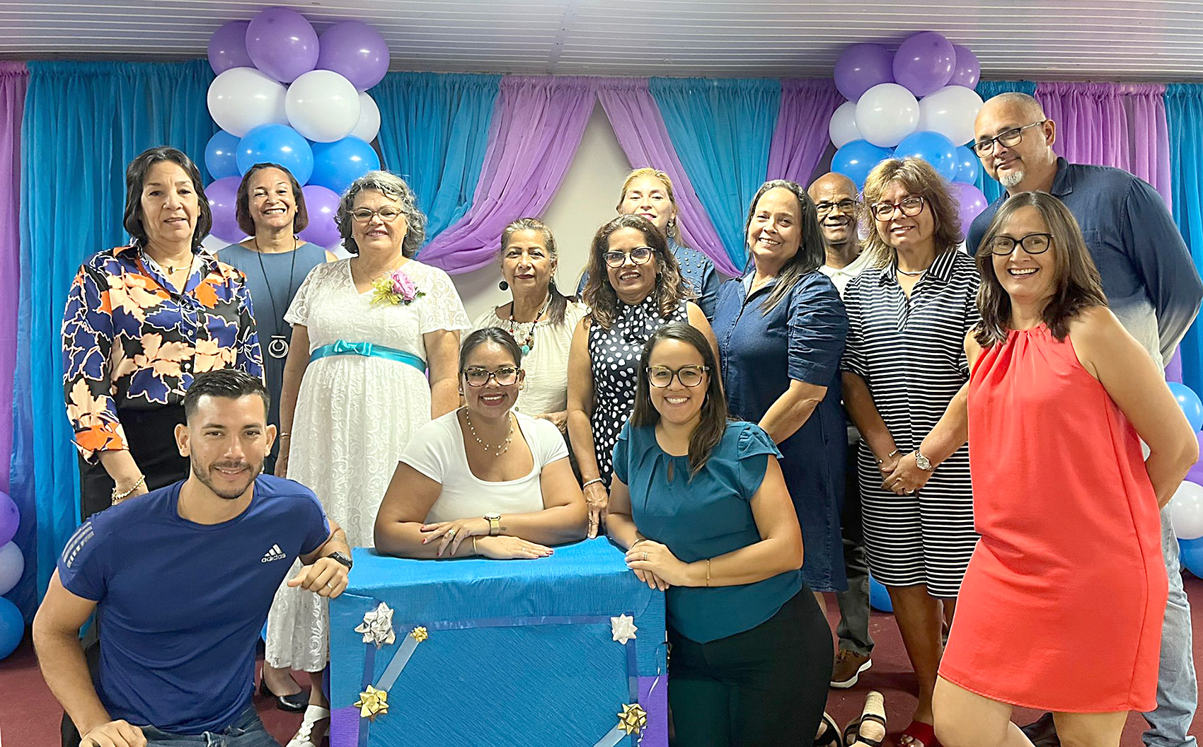 Juffrouw Eta a baha cu pensioen despues di 30 aña di enseñanza na ...