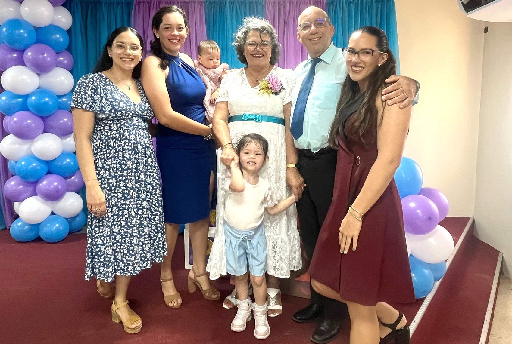 Juffrouw Eta a baha cu pensioen despues di 30 aña di enseñanza na ...