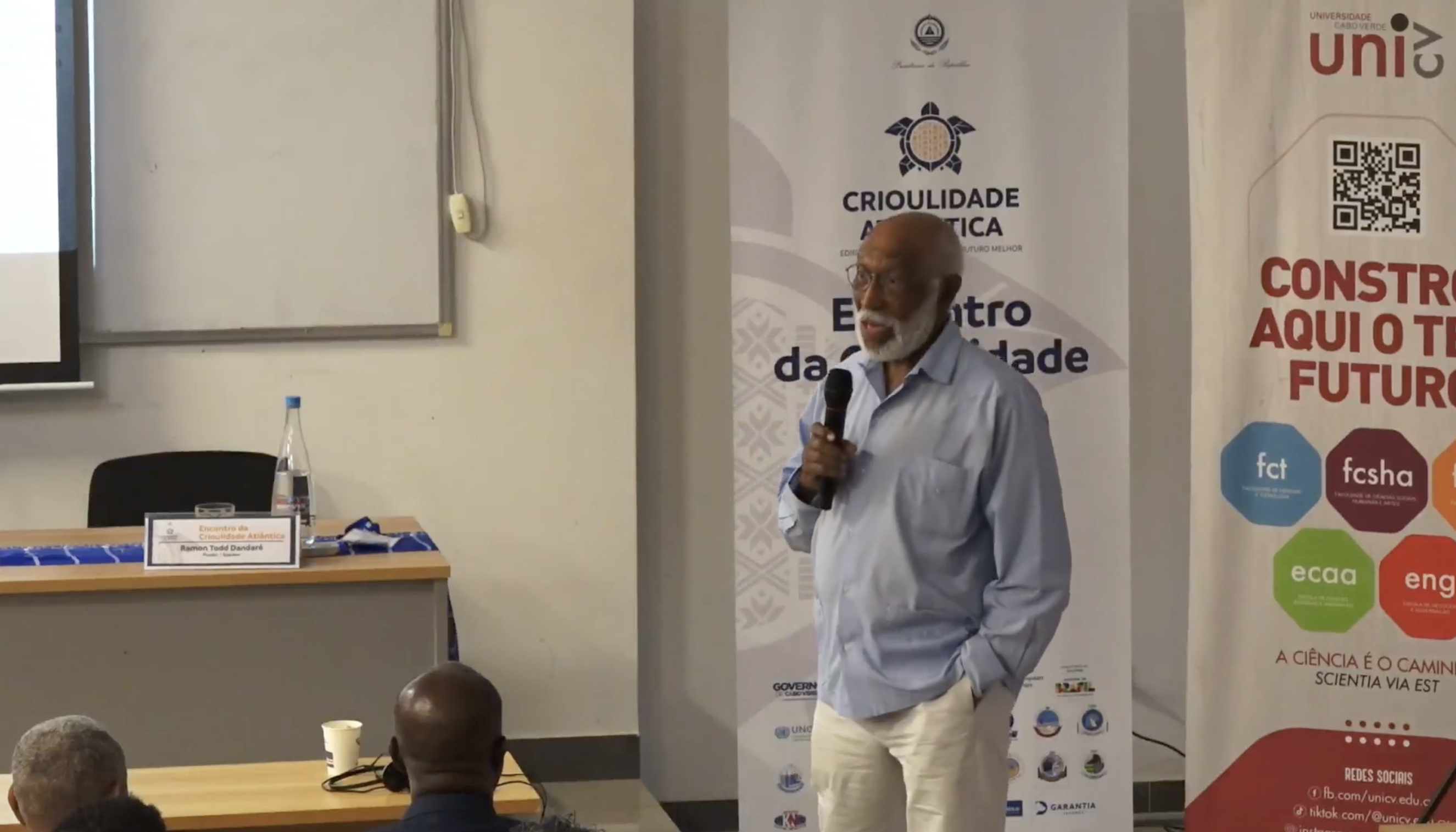 Linguista Todd Dandaré a destaca rikesa cultural y linguistico di Caribe