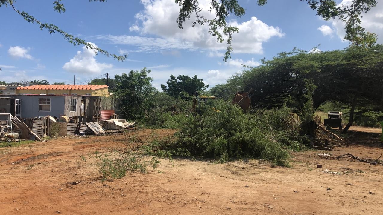 Lo cera entrada pabao di casnan di pueblo na Gielstraat pa stop ...