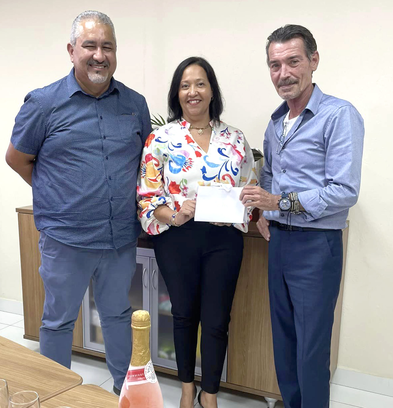 Maduro Travel a festeha aniversario di Sorayda