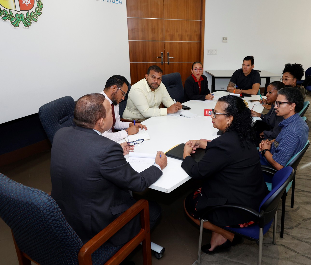 Minister Endy Croes a reuni cu directiva nobo di Aruba Athletic Federation