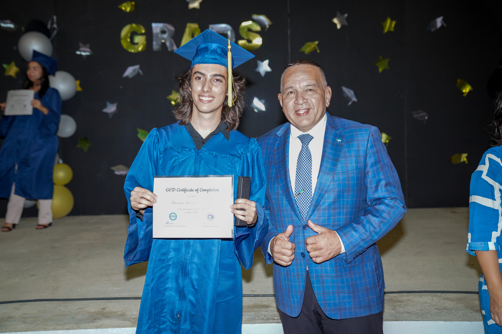 Minister Endy Croes ta felicita e graduadonan di e General Education ...