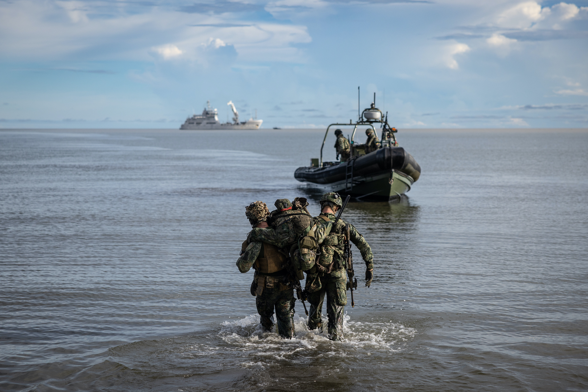 Pa prome biaha mariniernan Hulandes y Colombiano a tene un ehercicio ...