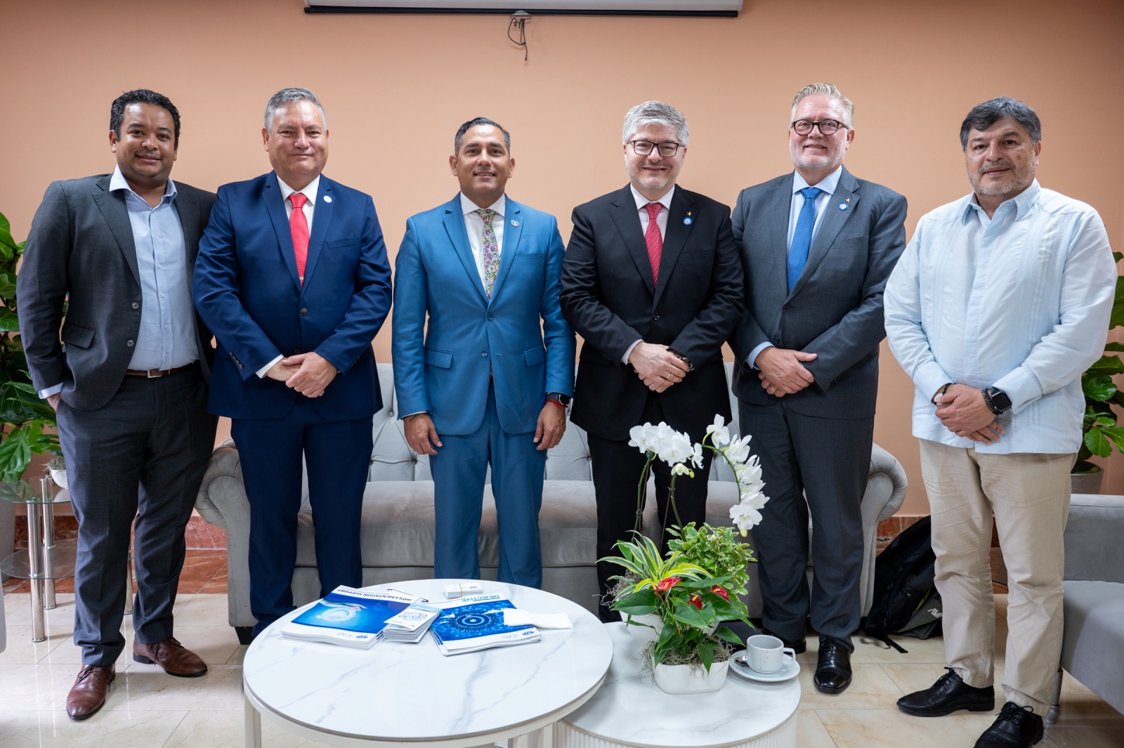 Profesionalnan di aviacion di Aruba ta destacando na nivel ...