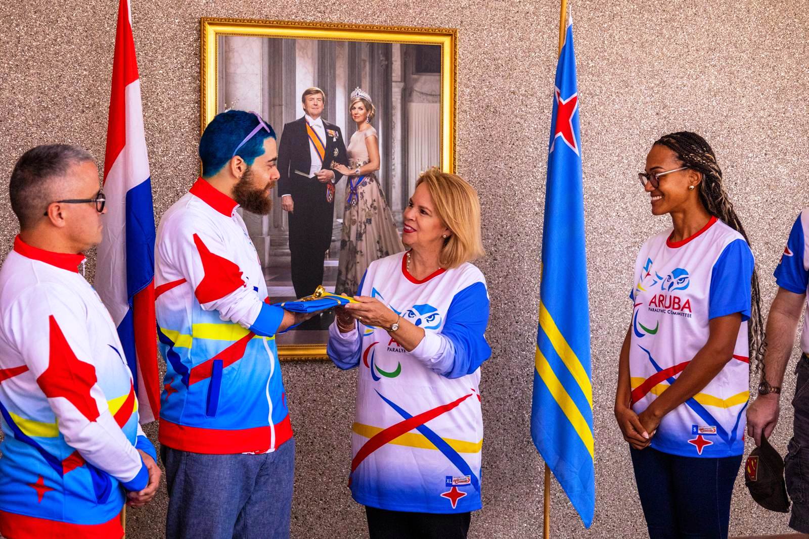 Prome Minister a ricibi Delegacion Paralimpico y a entrega bandera di ...