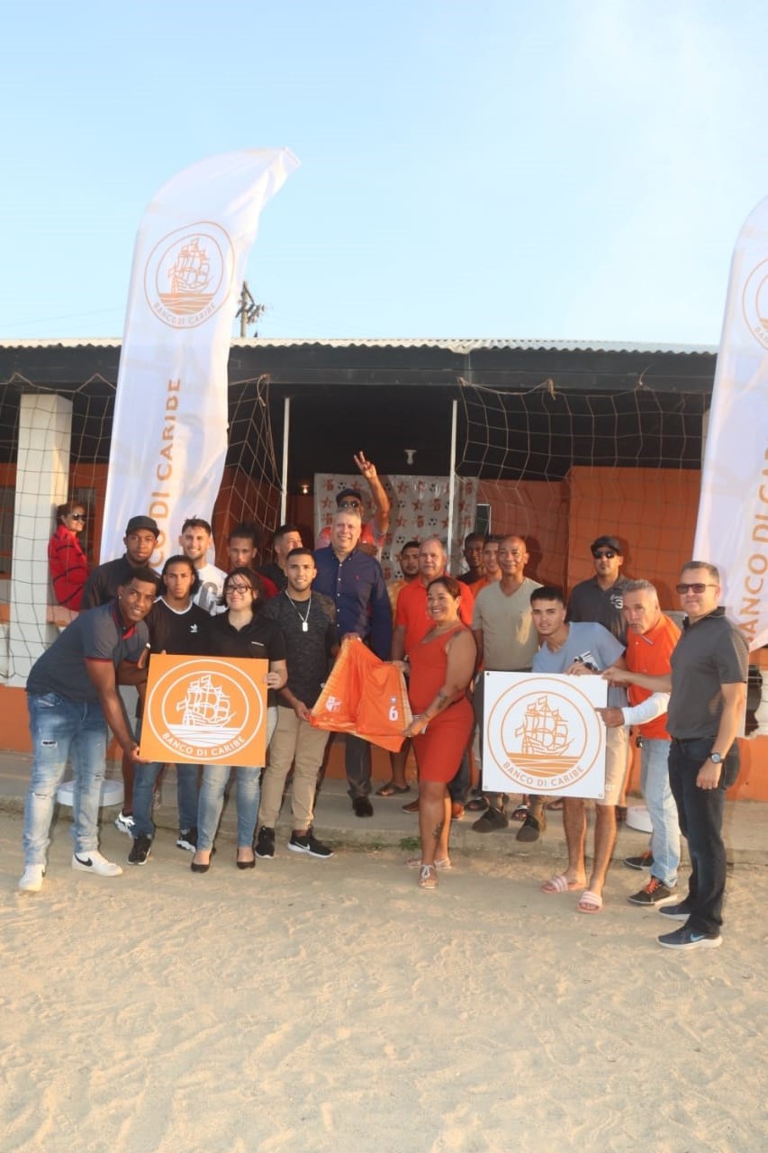 SV Estrella lo carga nomber di Banco di Caribe durante e campeonato ...