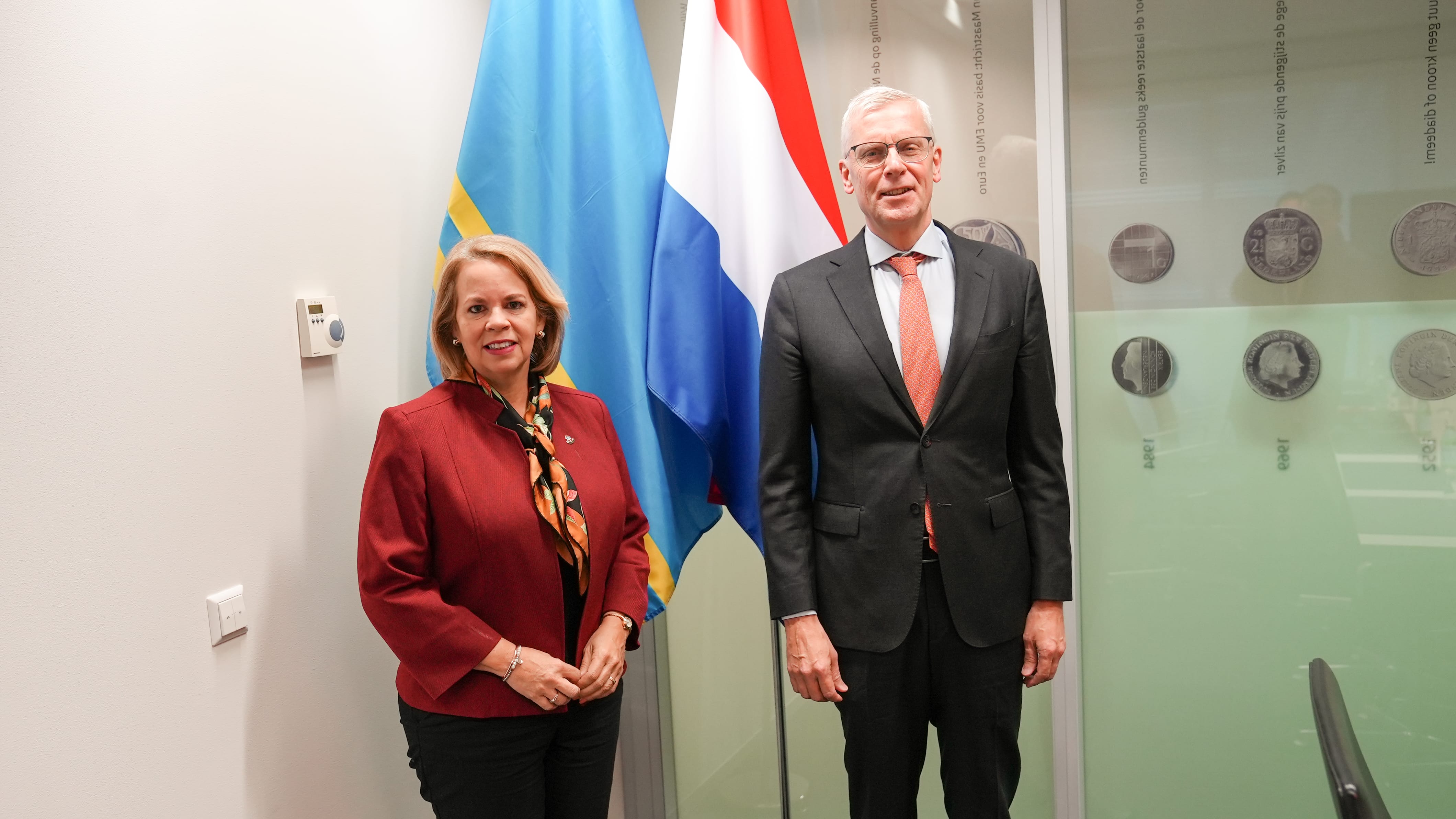 Secretario di Estado encarga cu impuesto di Hulanda interesa den Aruba ...